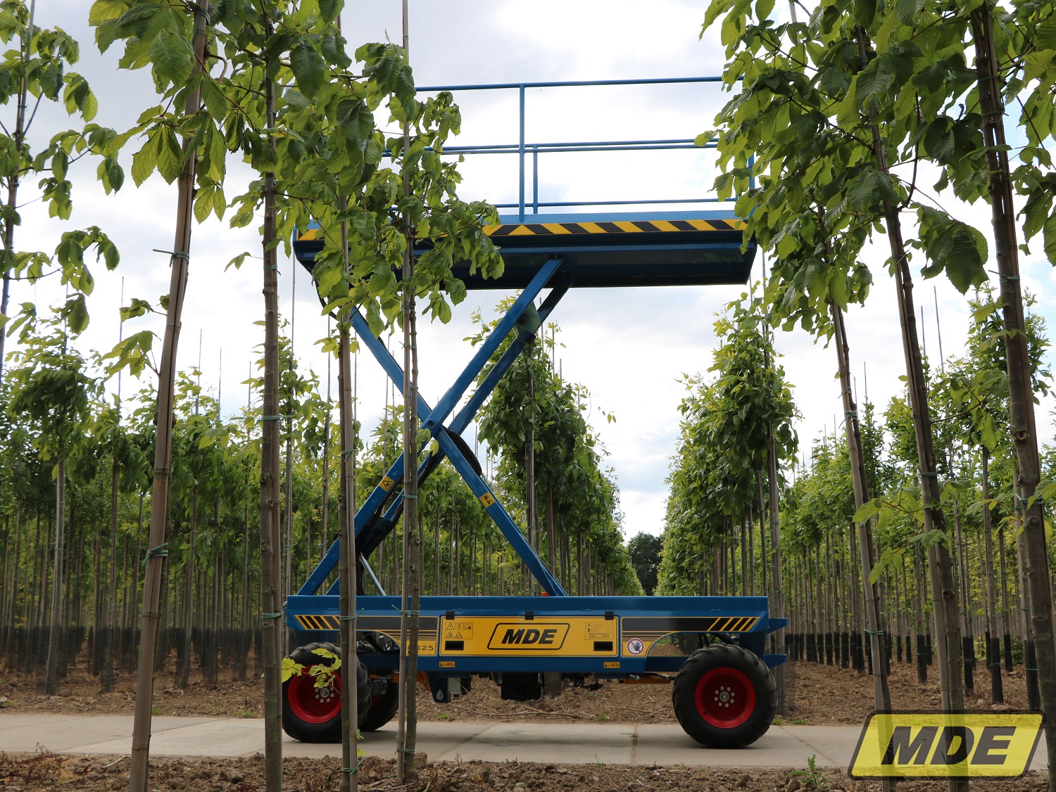 MDE Pruning platform Quatro 325B - Powerful and stable