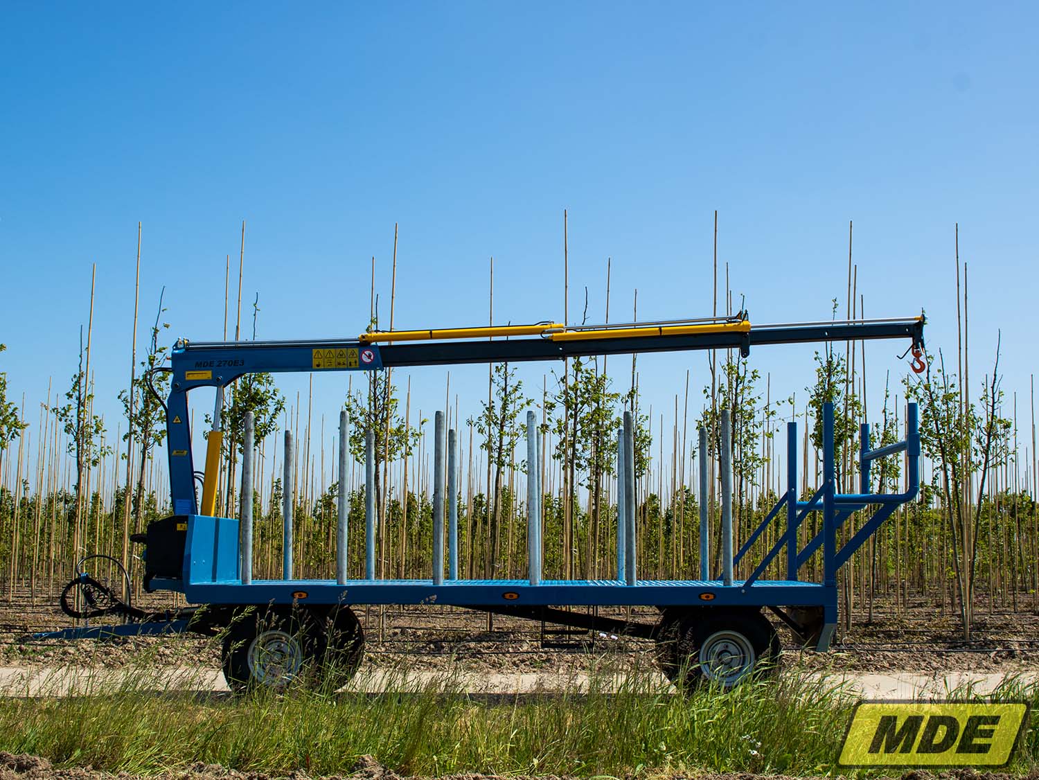 MDE tree transport trailer BTW4x0M + MDE 270L E3 crane