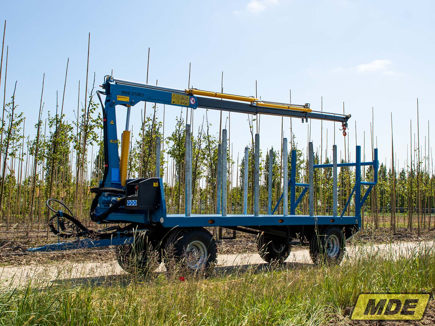 MDE tree transport trailer BTW4x0M + MDE 270L E3 crane