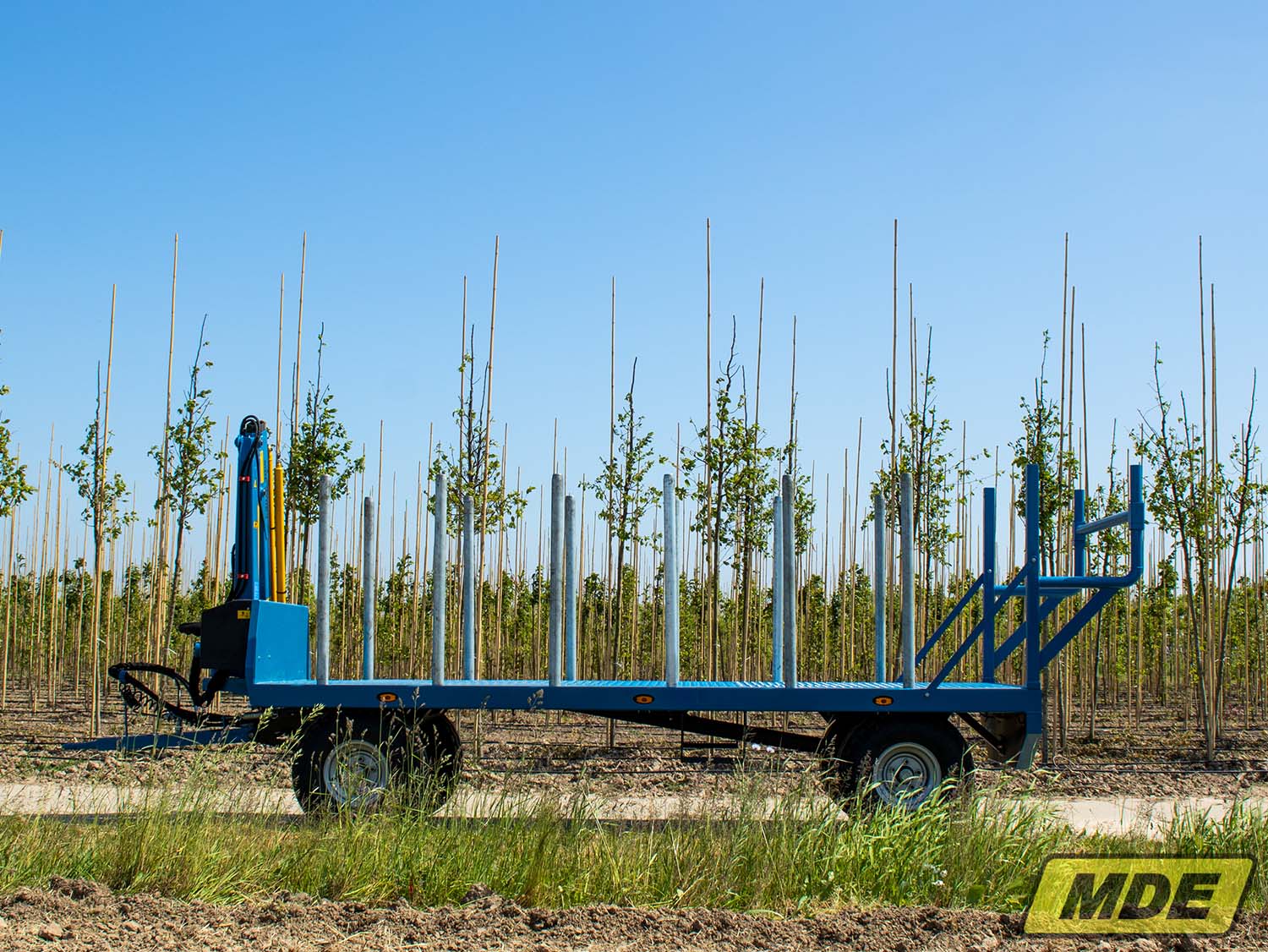 MDE tree transport trailer BTW4x0M + MDE 270L E3 crane