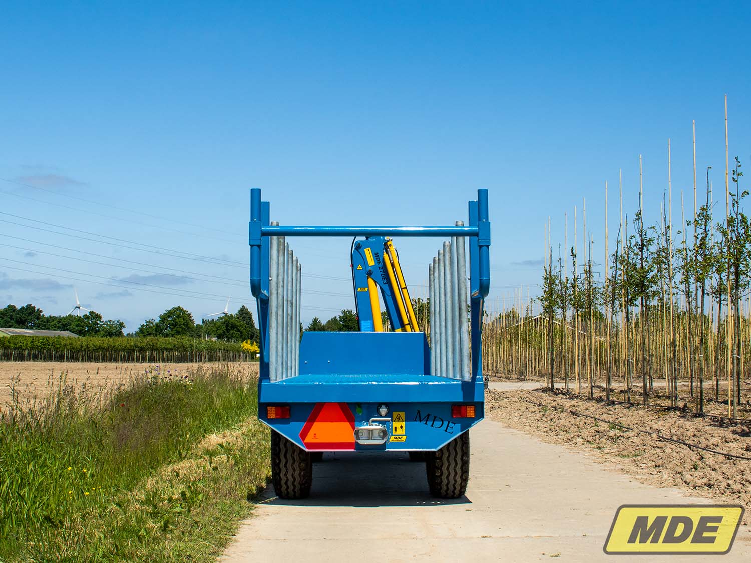 MDE tree transport trailer BTW4x0M + MDE 270L E3 crane