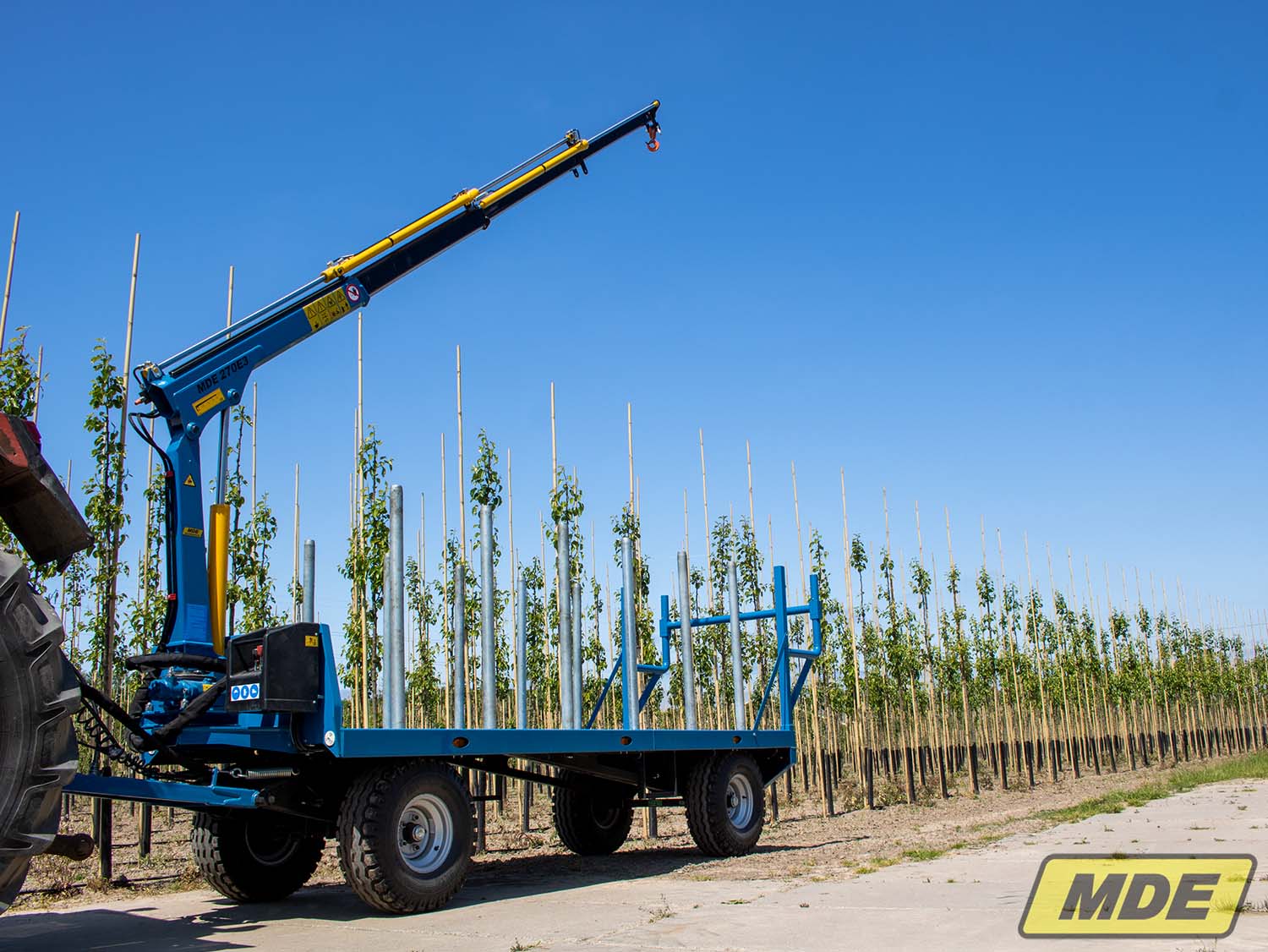 MDE tree transport trailer BTW4x0M + MDE 270L E3 crane