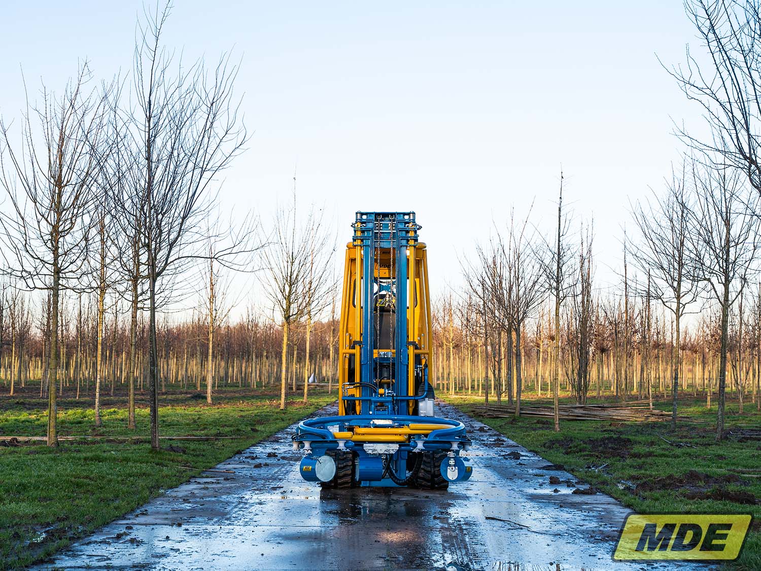 MDE Tree binderr Globe KRB100 - Tying trees for transport