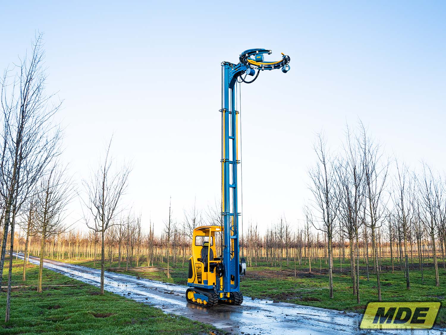 MDE Tree binderr Globe KRB100 - Tying trees for transport