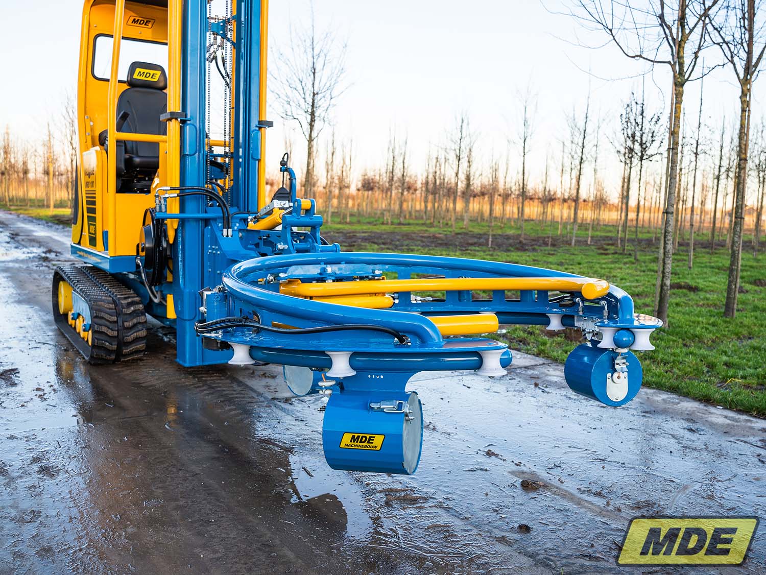 MDE Tree binderr Globe KRB100 - Tying trees for transport