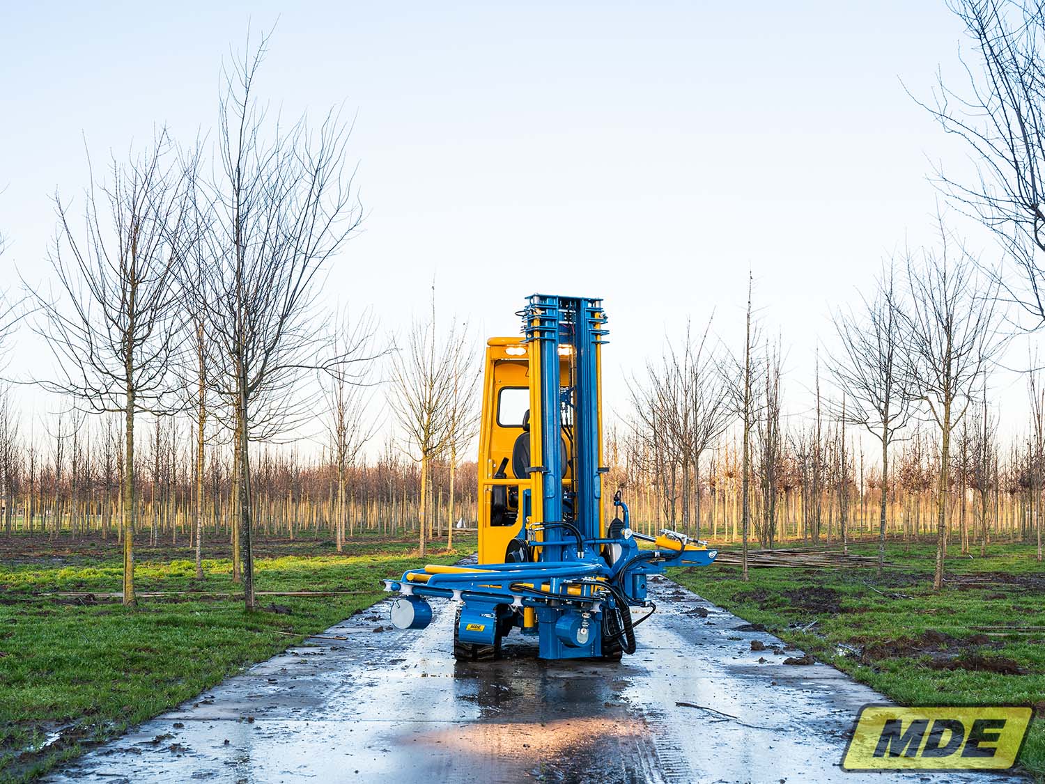 MDE Tree binderr Globe KRB100 - Tying trees for transport