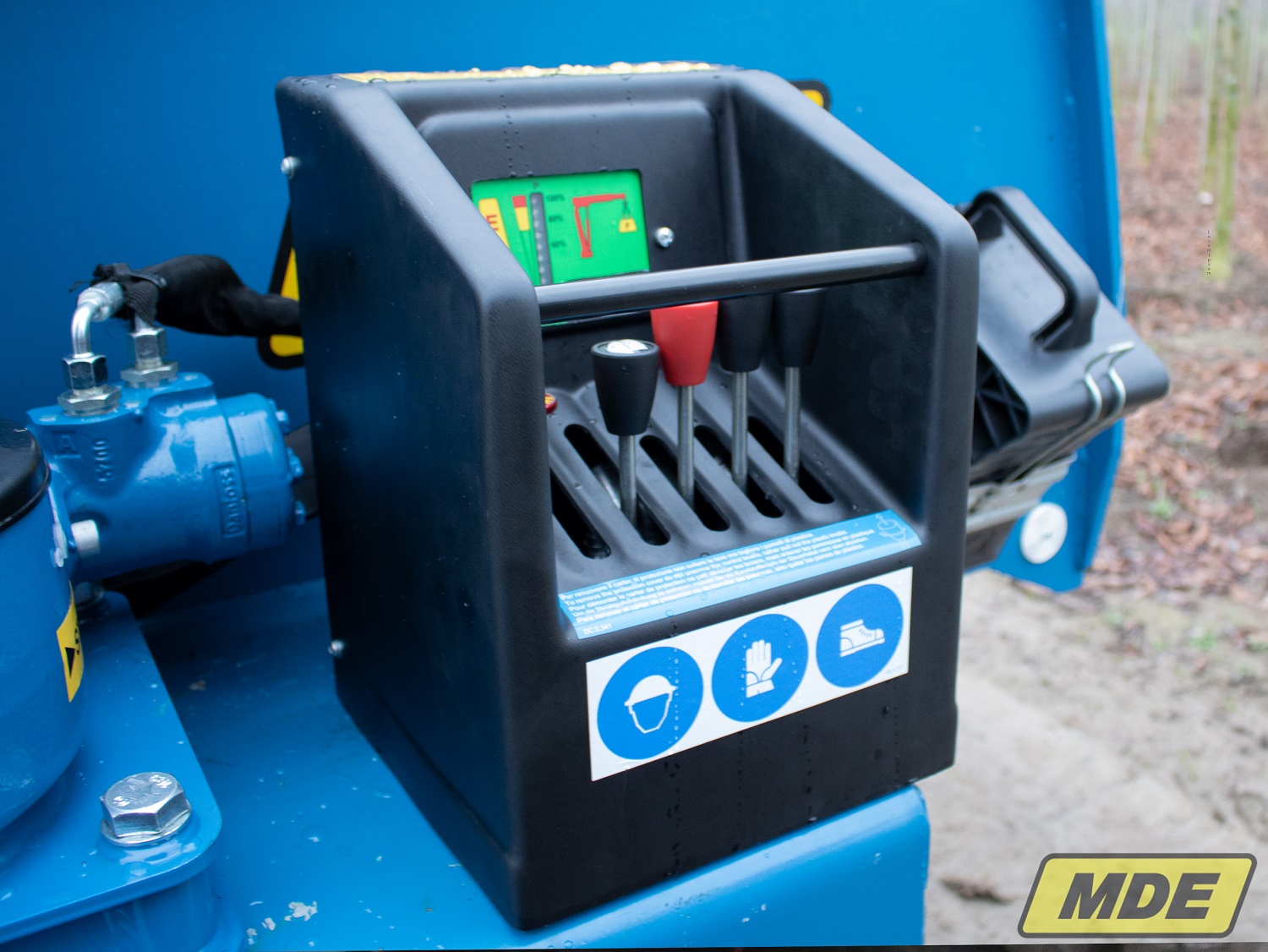 MDE Tree Transport Trailer BTW4x0 + Tree Loading Crane | MDE Machinebouw