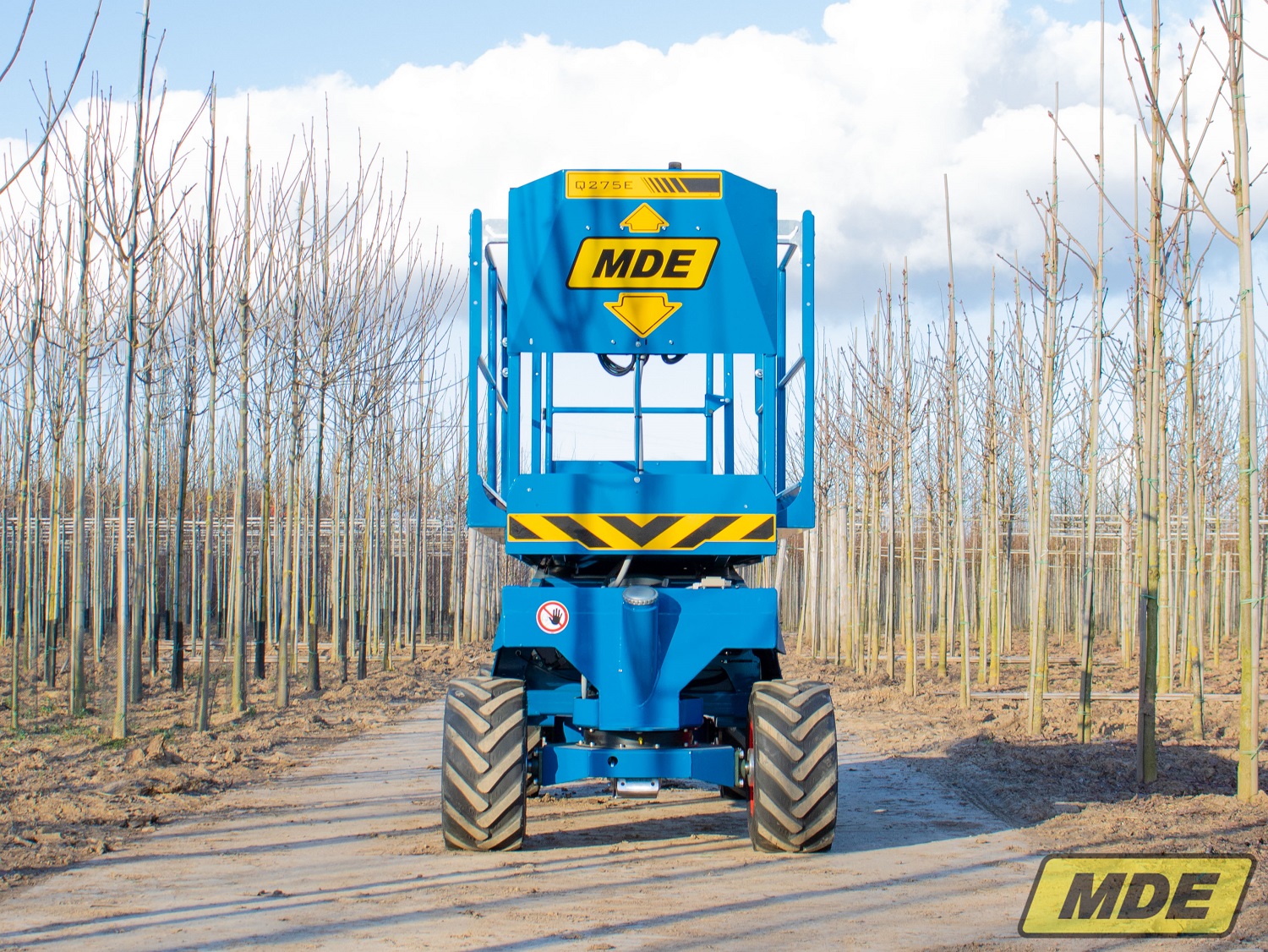 Adjustable superstructure for aerial work platform - Pruning