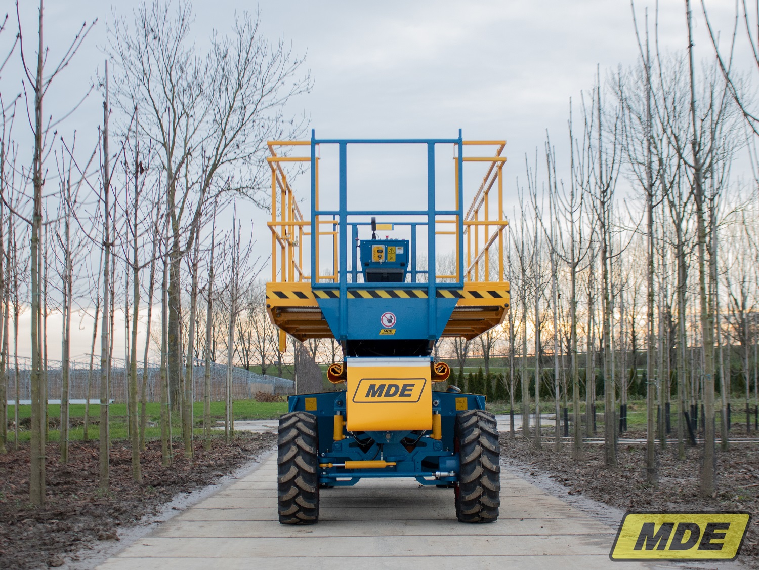 MDE Pruning platform Quatro 600 - Powerful boom lift for nurseries